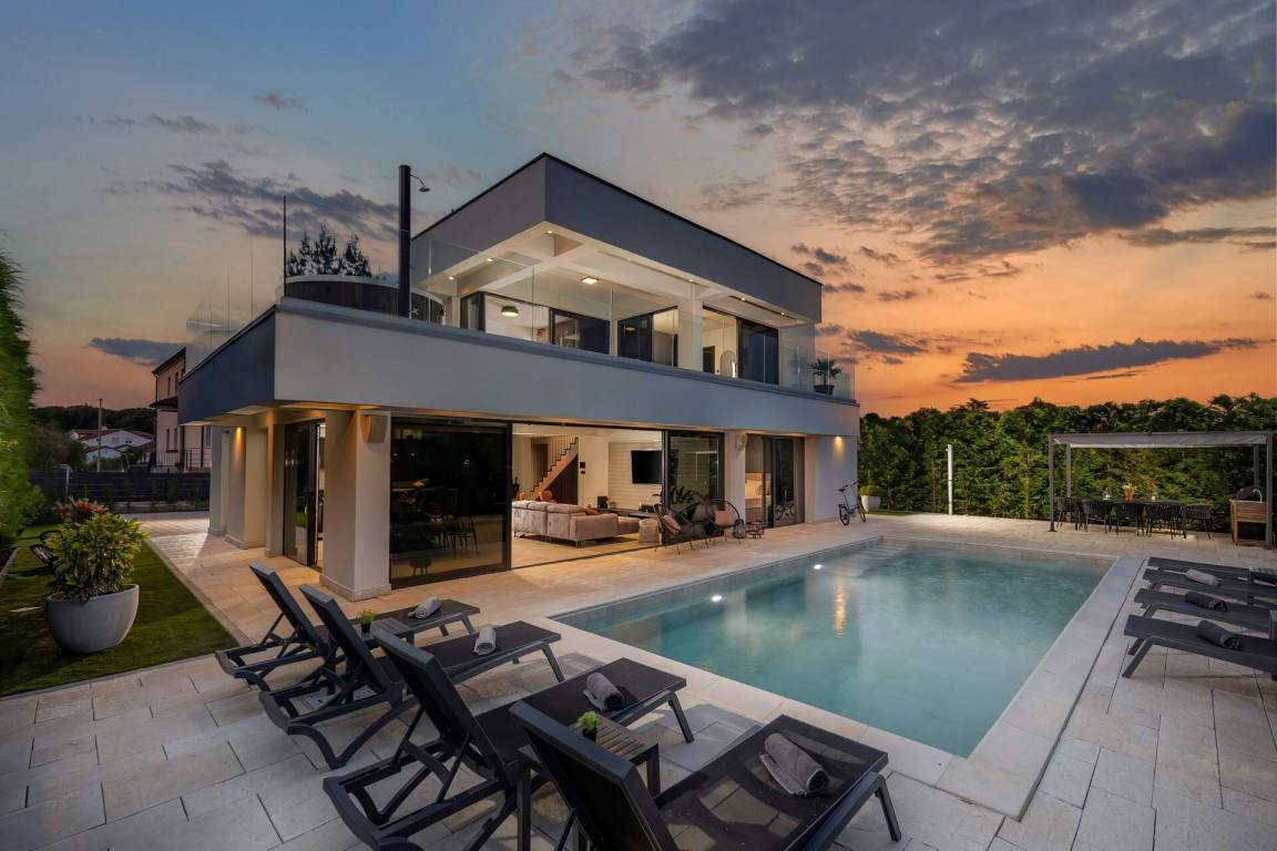 260 M² Villa ∙ 4 Schlafzimmer ∙ 8 Gäste - Umag