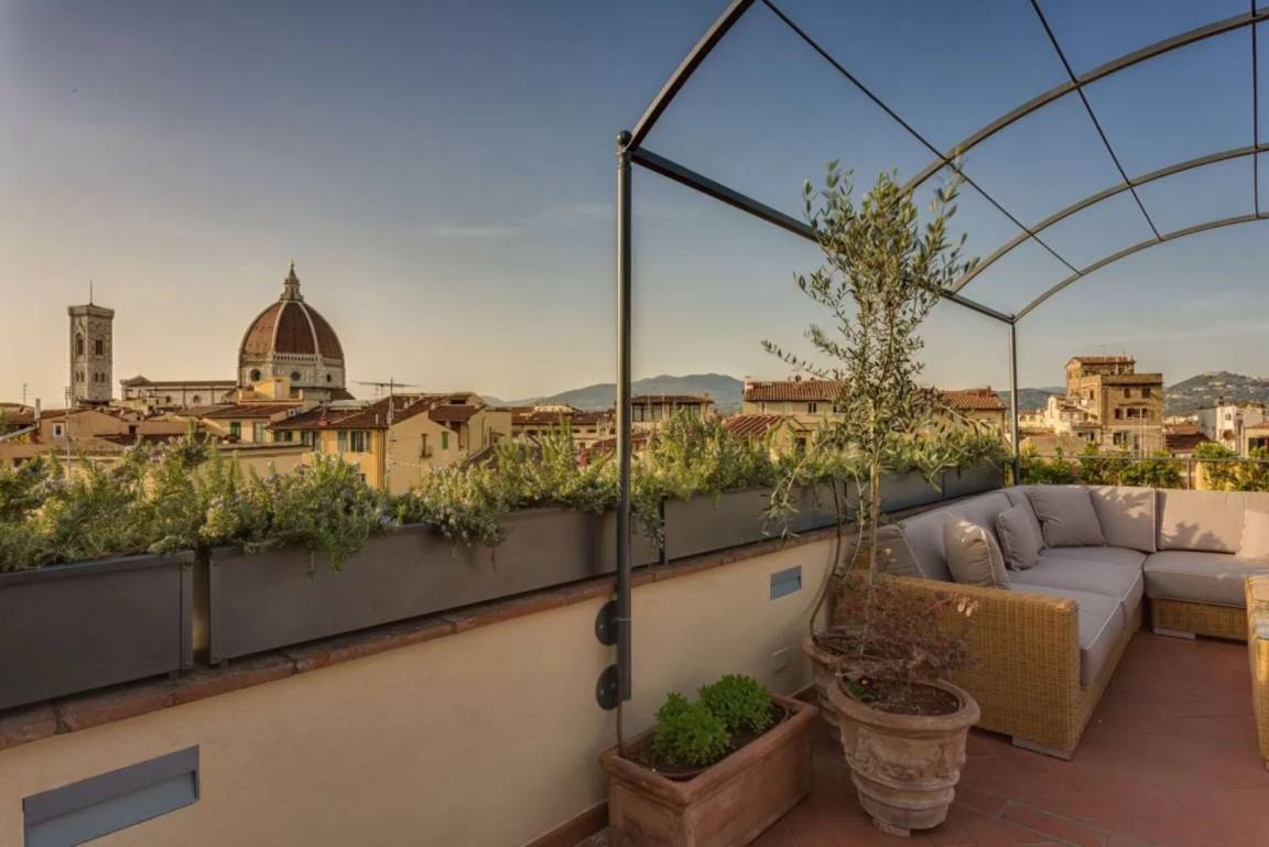 250 M² Pension ∙ 4 Bedrooms ∙ 8 Guests - Florence