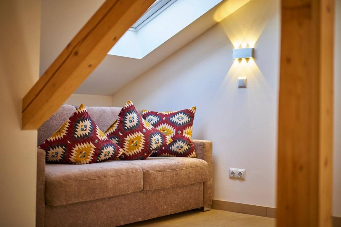150 M² Apartment ∙ 2 Bedrooms ∙ 4 Guests - Lindberg