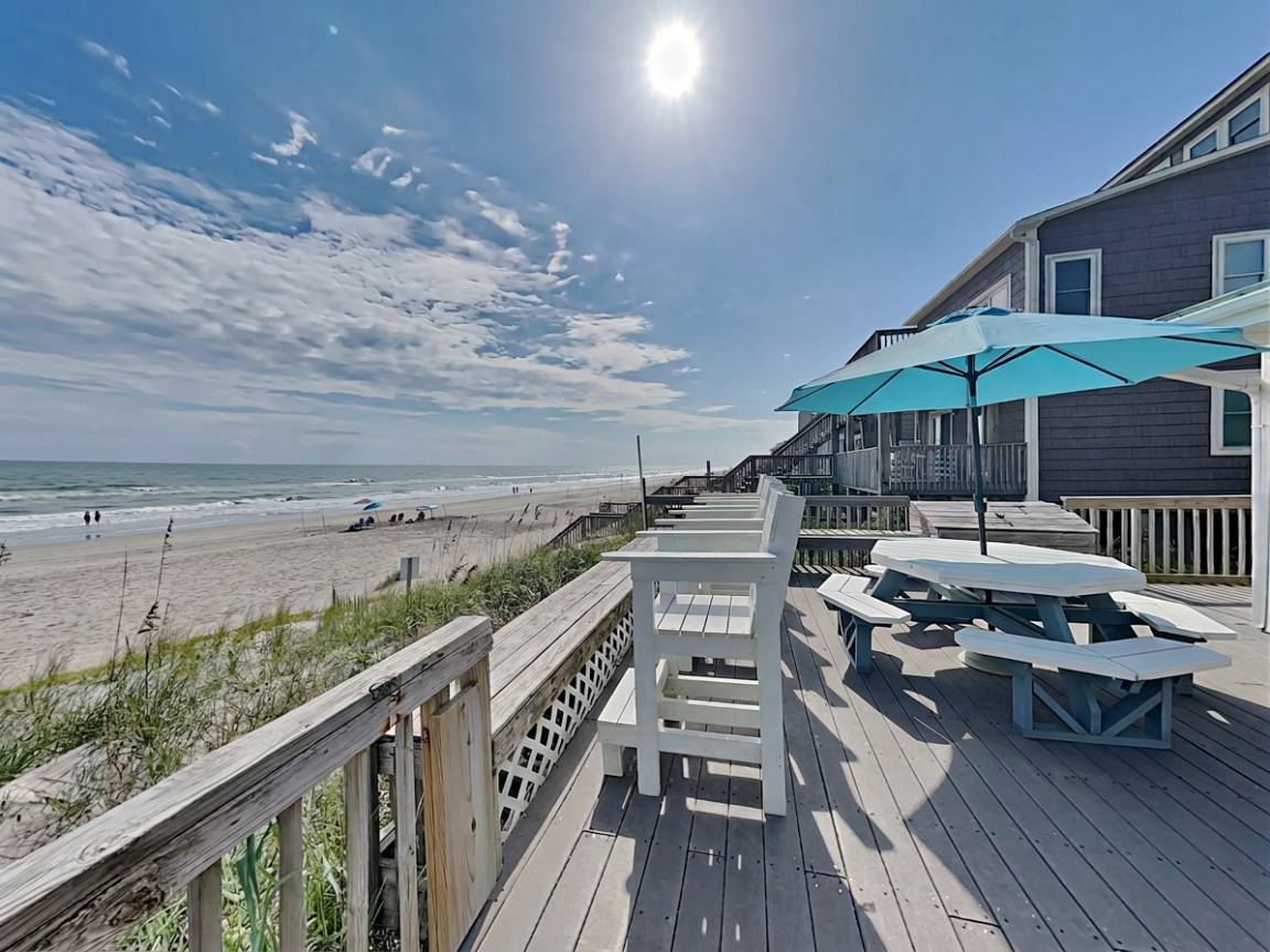 218 M² House ∙ 5 Bedrooms ∙ 12 Guests - Topsail Beach, NC