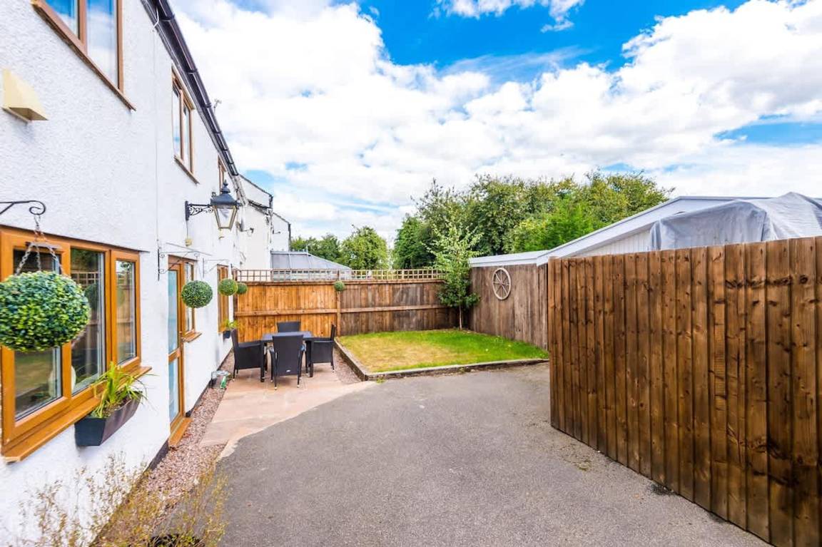 Apartment ∙ 3 Bedrooms ∙ 7 Guests - Chester