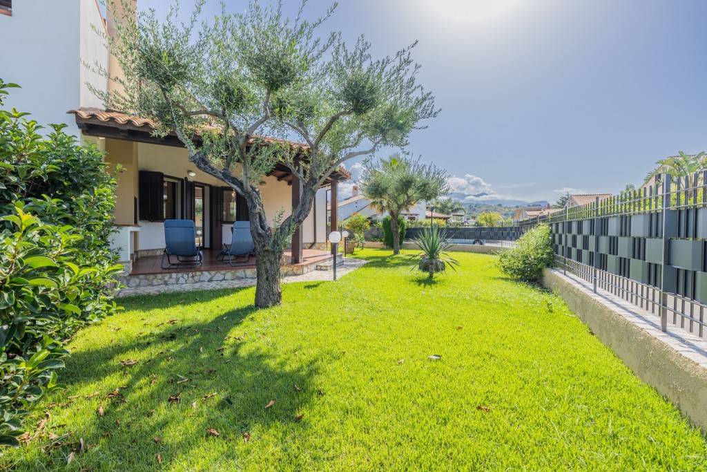70 M² Villa Vacanza ∙ 2 Camere Da Letto ∙ 8 Ospiti - Campofelice di Roccella