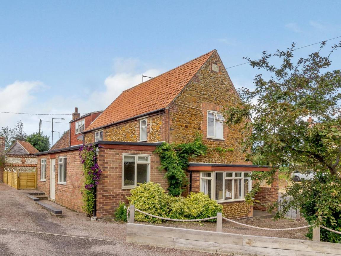 Cottage ∙ 3 Bedrooms ∙ 6 Guests - Hunstanton