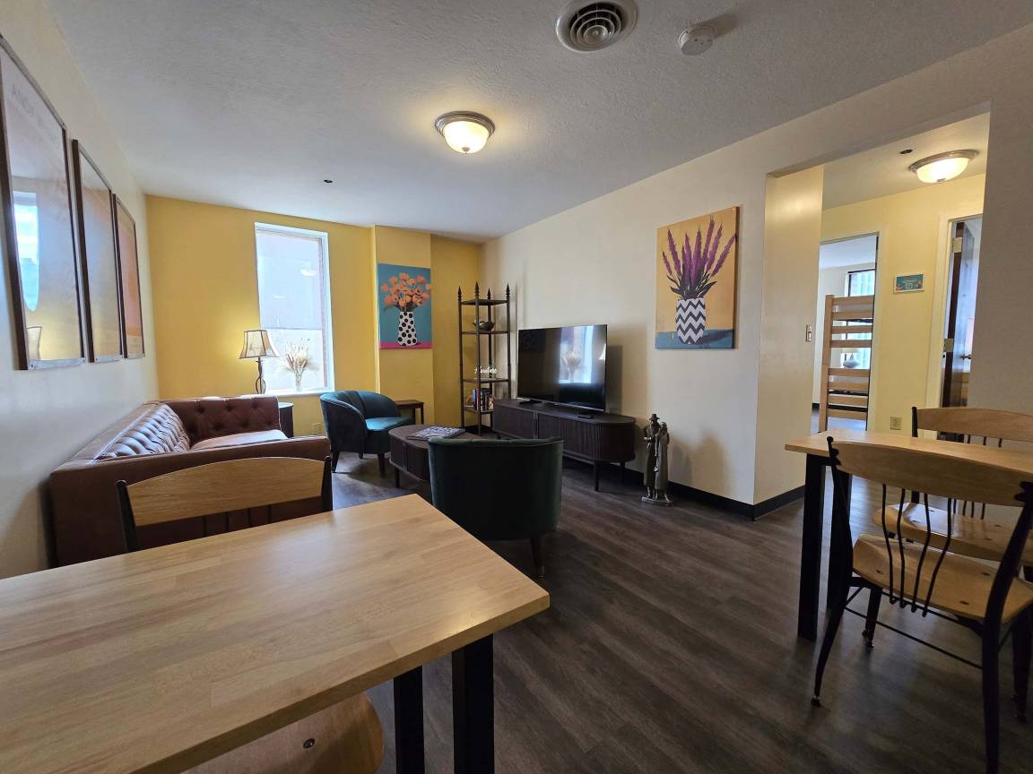 Apartment ∙ 2 Bedrooms ∙ 6 Guests - Pittsburgh, PA