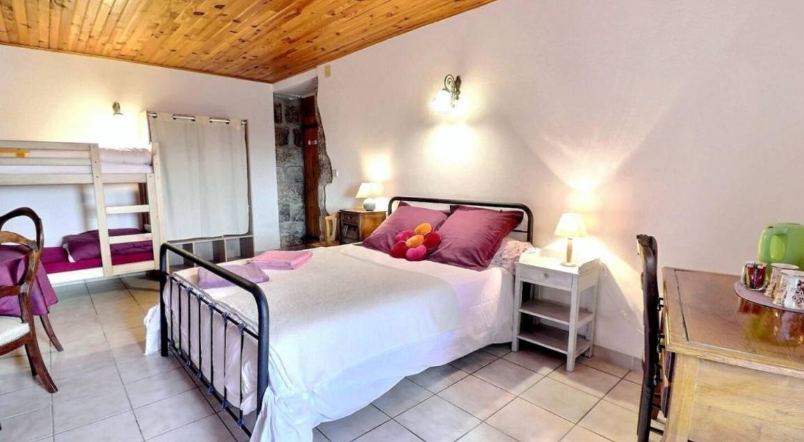 20 M² Chambre D'hôtes ∙ 1 Chambre ∙ 3 Personnes - Ardèche