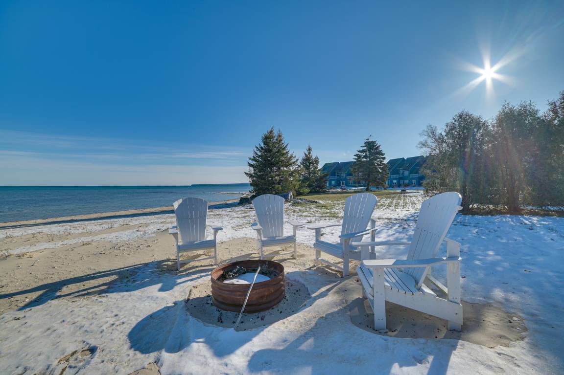 111 M² Cottage ∙ 3 Bedrooms ∙ 6 Guests - Mackinac Island, MI