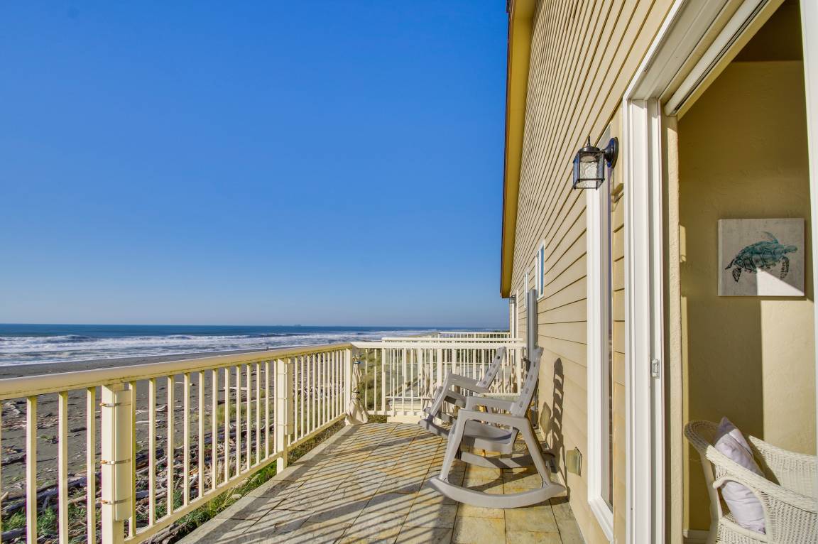 154 M² Apartment ∙ 2 Bedrooms ∙ 6 Guests - Gold Beach, OR
