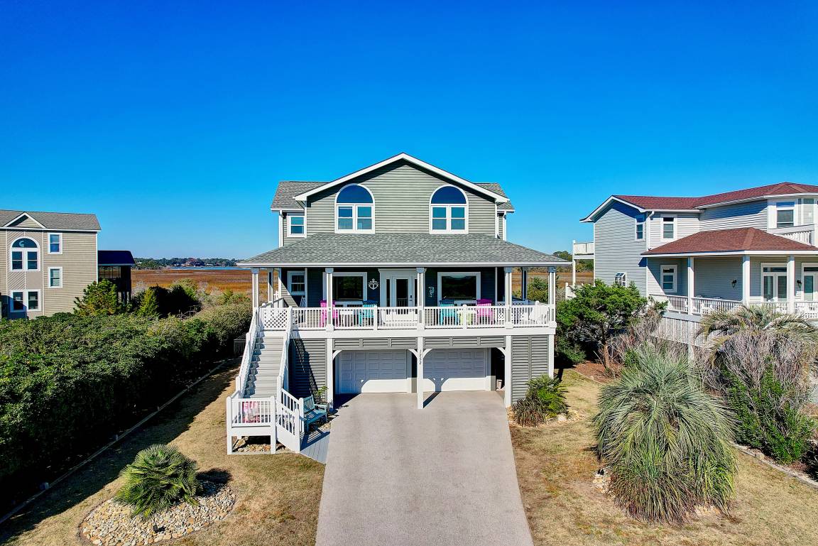 House ∙ 4 Bedrooms ∙ 11 Guests - Holden Beach, NC