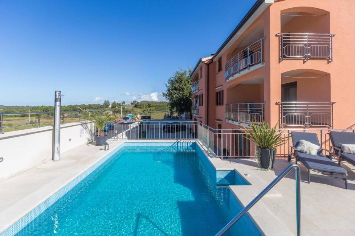 180 M² Villa ∙ 4 Bedrooms ∙ 8 Guests - Poreč