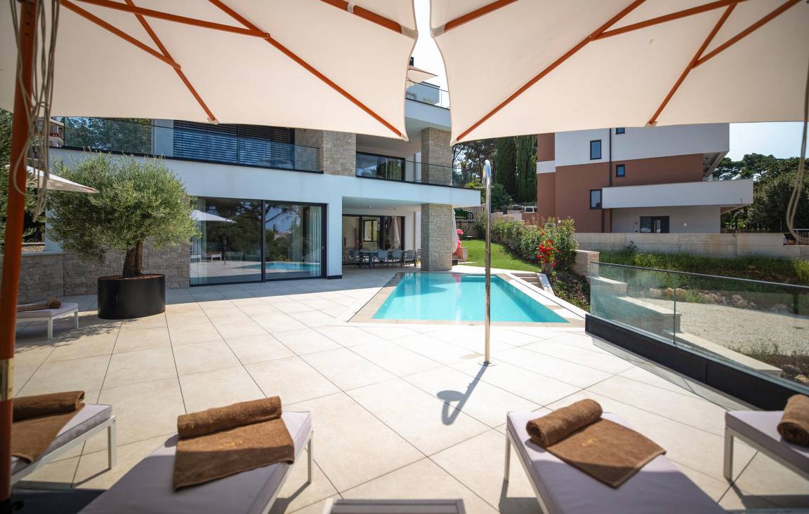 520 M² House ∙ 5 Bedrooms ∙ 10 Guests - Croatia