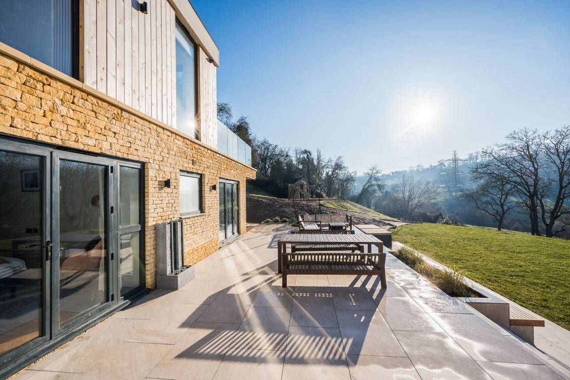 Villa ∙ 5 Bedrooms ∙ 10 Guests - Gloucester, UK