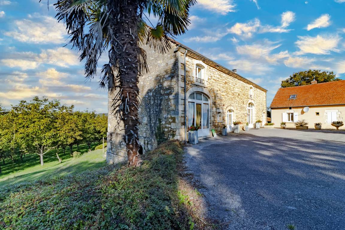 278 M² House ∙ 5 Bedrooms ∙ 15 Guests - Souillac