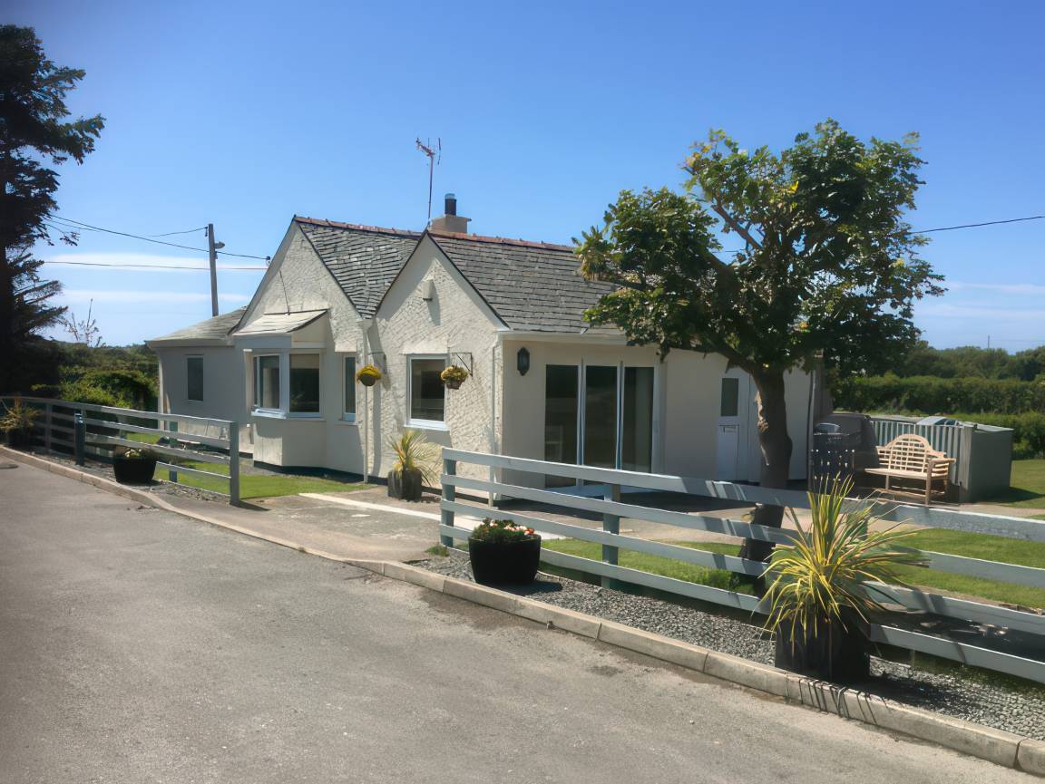 Mökki ∙ 3 Makuuhuonetta ∙ 6 Vierasta - Rhosneigr