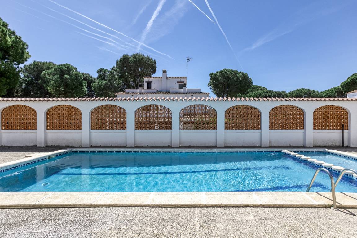 90 M² Maison De Vacances ∙ 4 Chambres ∙ 8 Personnes - L'Escala