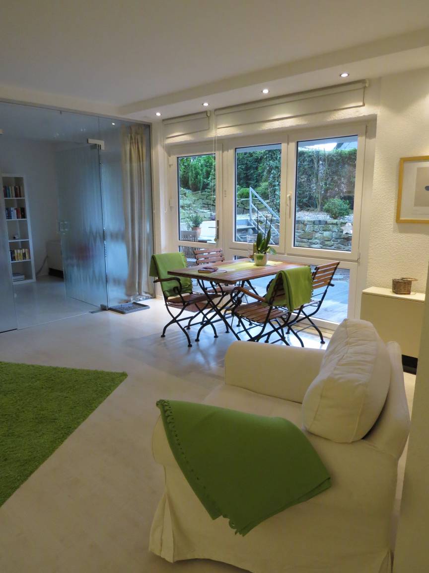 76 M² Huoneisto ∙ 1 Makuuhuone ∙ 4 Vierasta - Essen