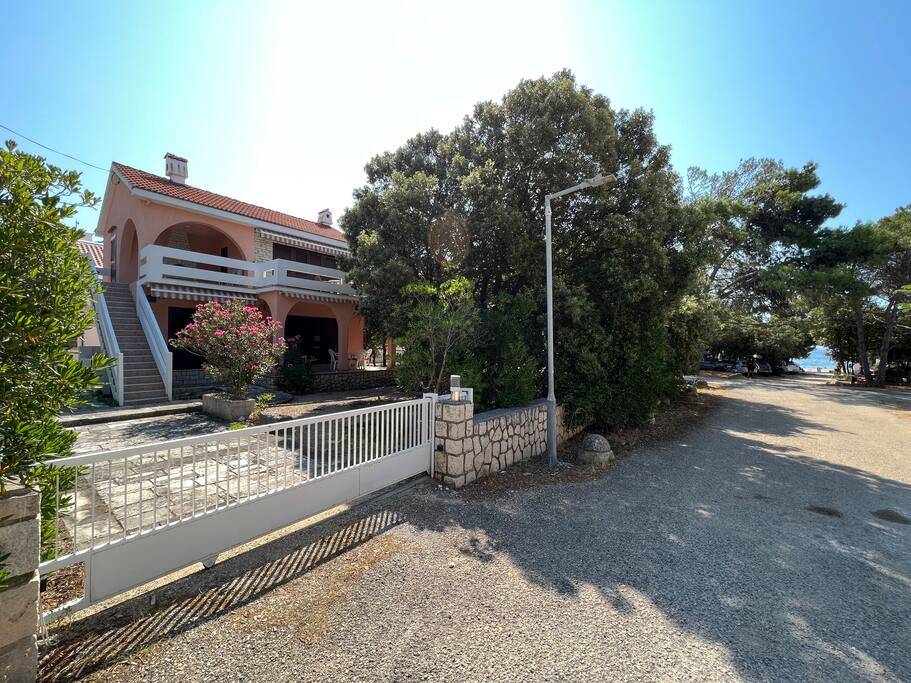 150 M² Apartamento ∙ 1 Habitación ∙ 9 Huéspedes - Pag