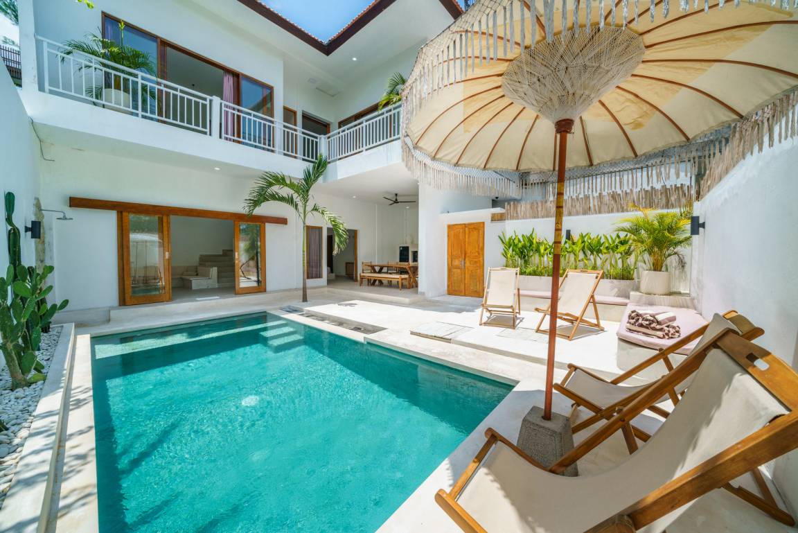 300 M² Villa ∙ 4 Bedrooms ∙ 8 Guests - Canggu