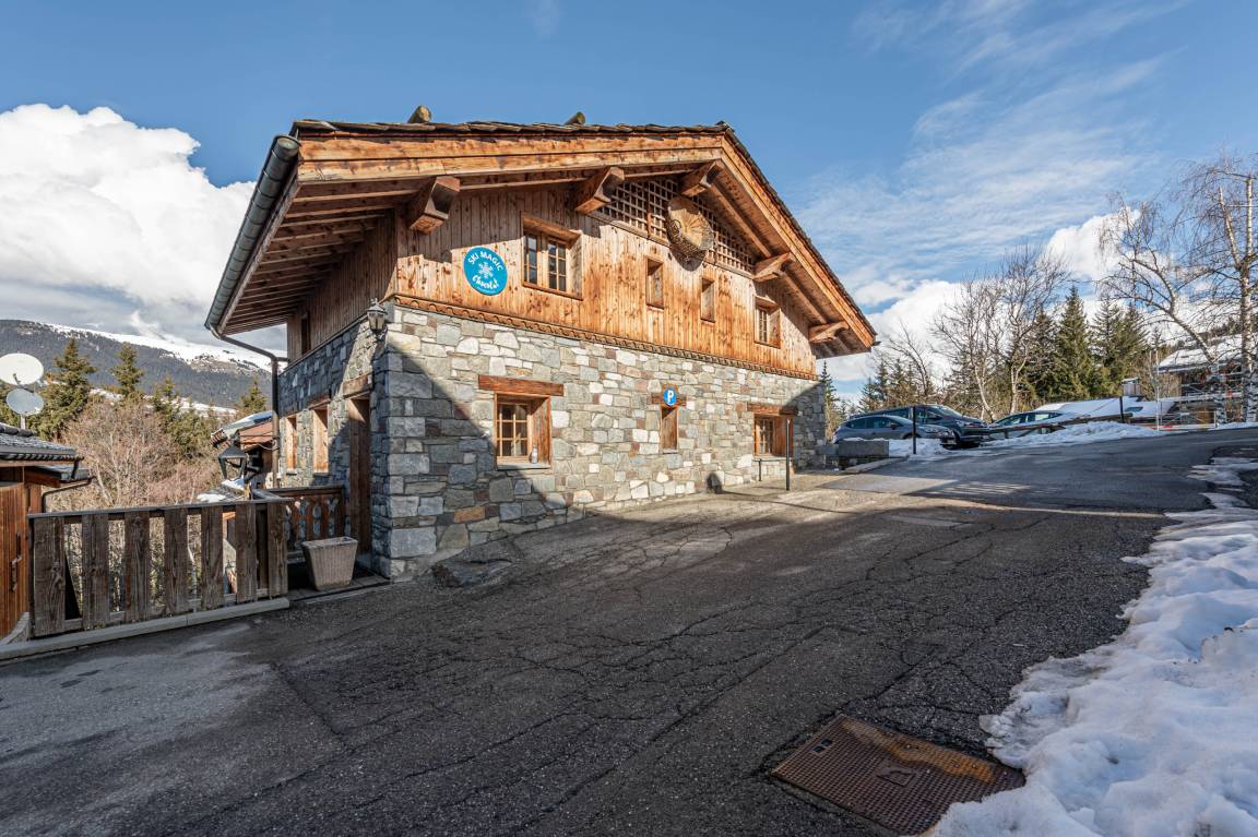 160 M² Chalet ∙ 6 Bedrooms ∙ 14 Guests - Courchevel