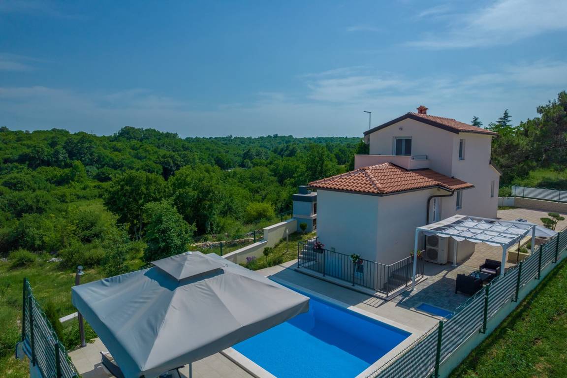 102 M² Villa ∙ 2 Bedrooms ∙ 4 Guests - Bale