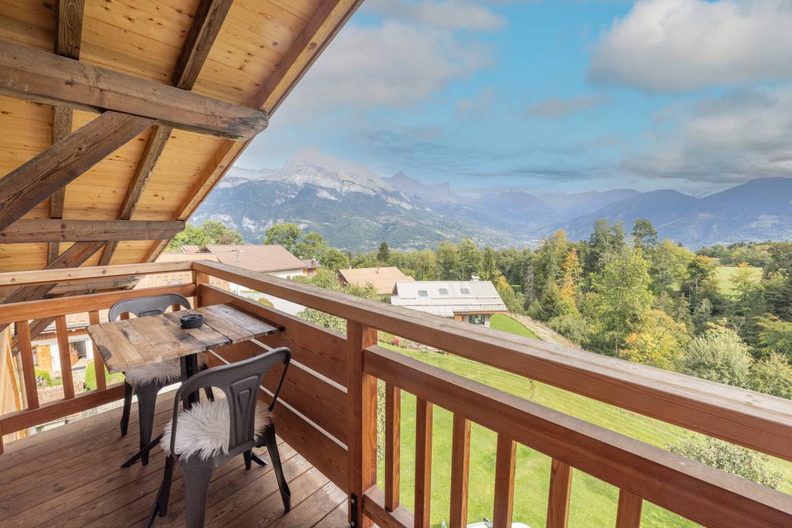 140 M² Chalet ∙ 4 Bedrooms ∙ 14 Guests - Cordon