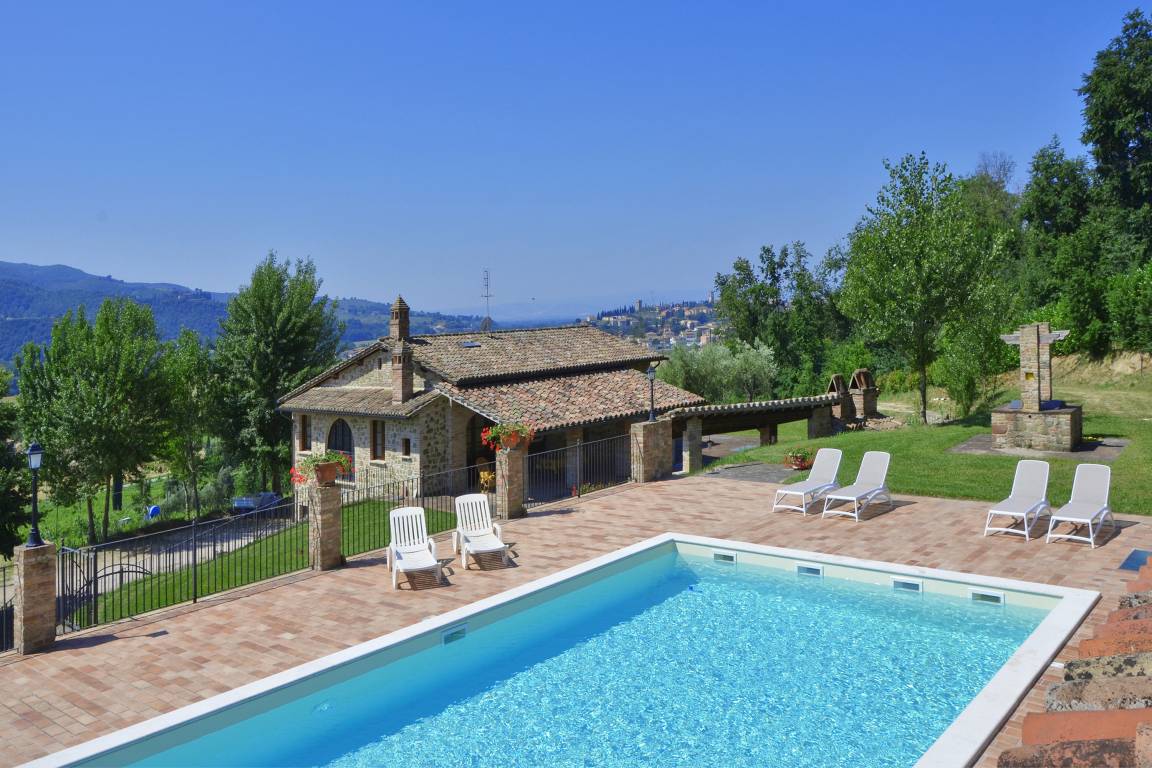 150 M² Villa ∙ 3 Bedrooms ∙ 8 Guests - Perugia