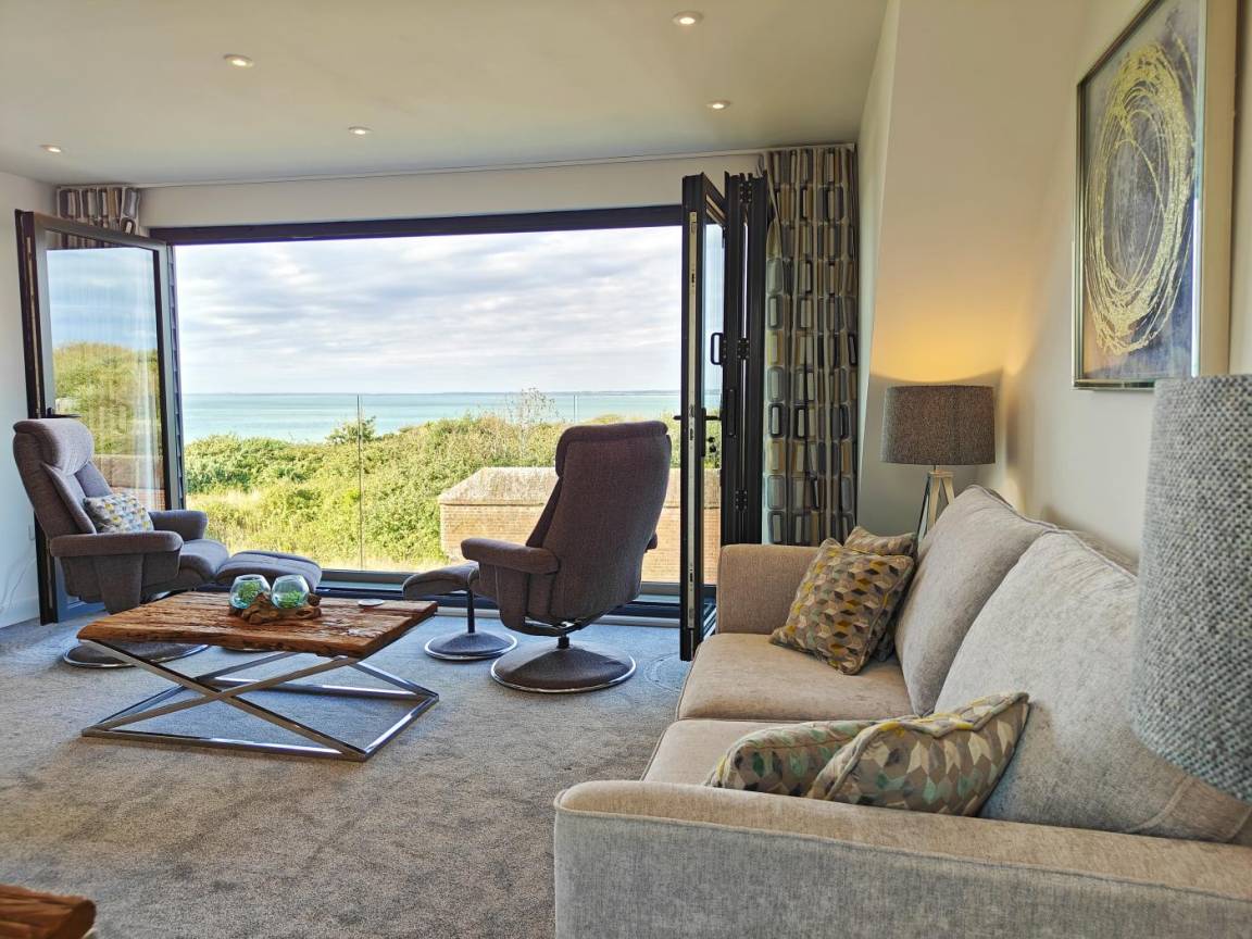 Cottage ∙ 3 Bedrooms ∙ 6 Guests - Lymington