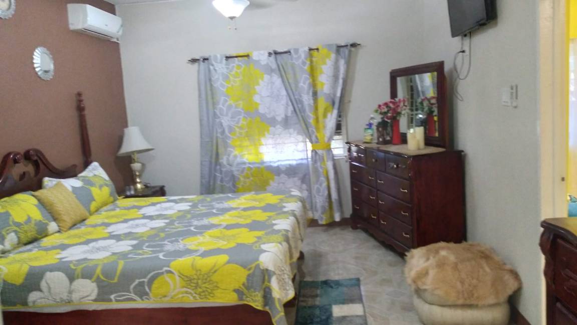 223 M² Maison De Vacances ∙ 3 Chambres ∙ 4 Personnes - Kingston