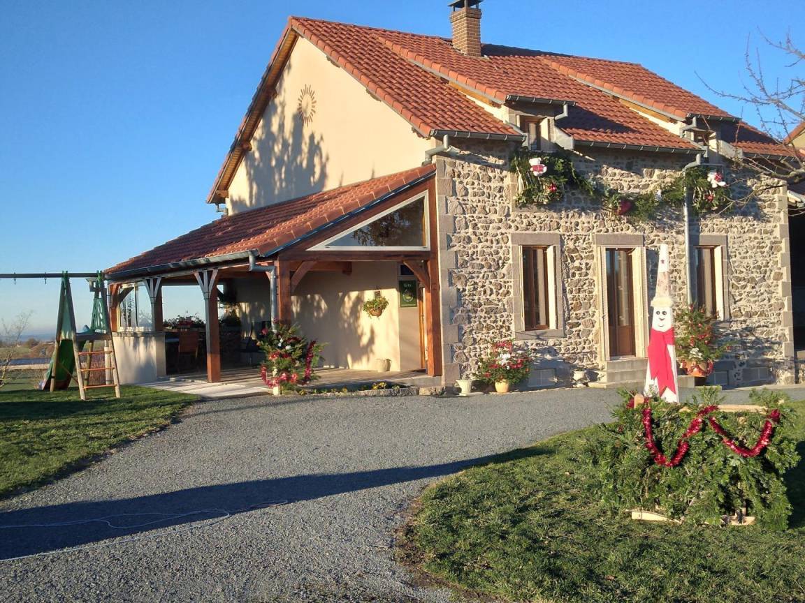 140 M² Gîte ∙ 4 Schlafzimmer ∙ 11 Gäste - Auvergne
