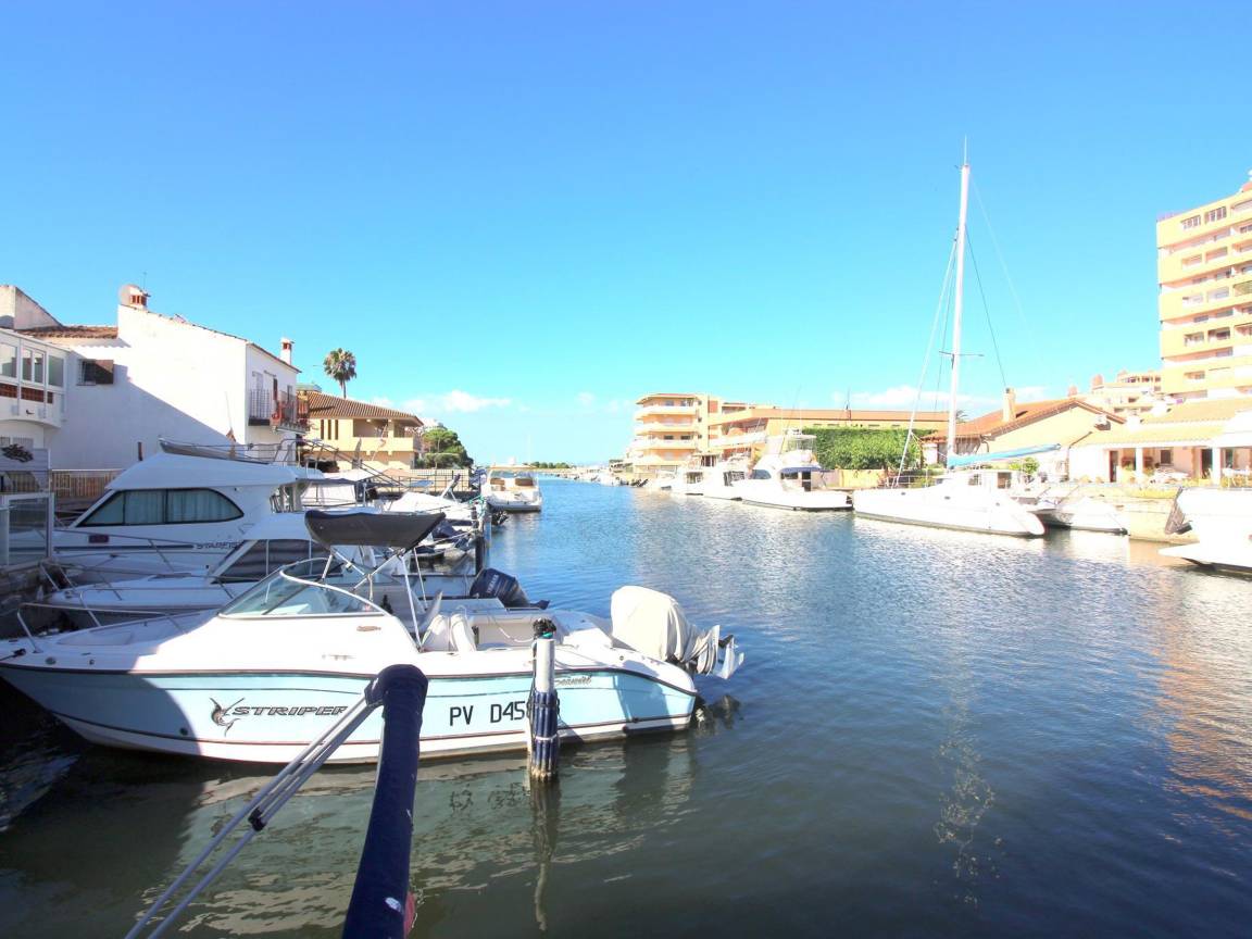 75 M² Talo ∙ 2 Makuuhuonetta ∙ 4 Vierasta - Sant Pere Pescador