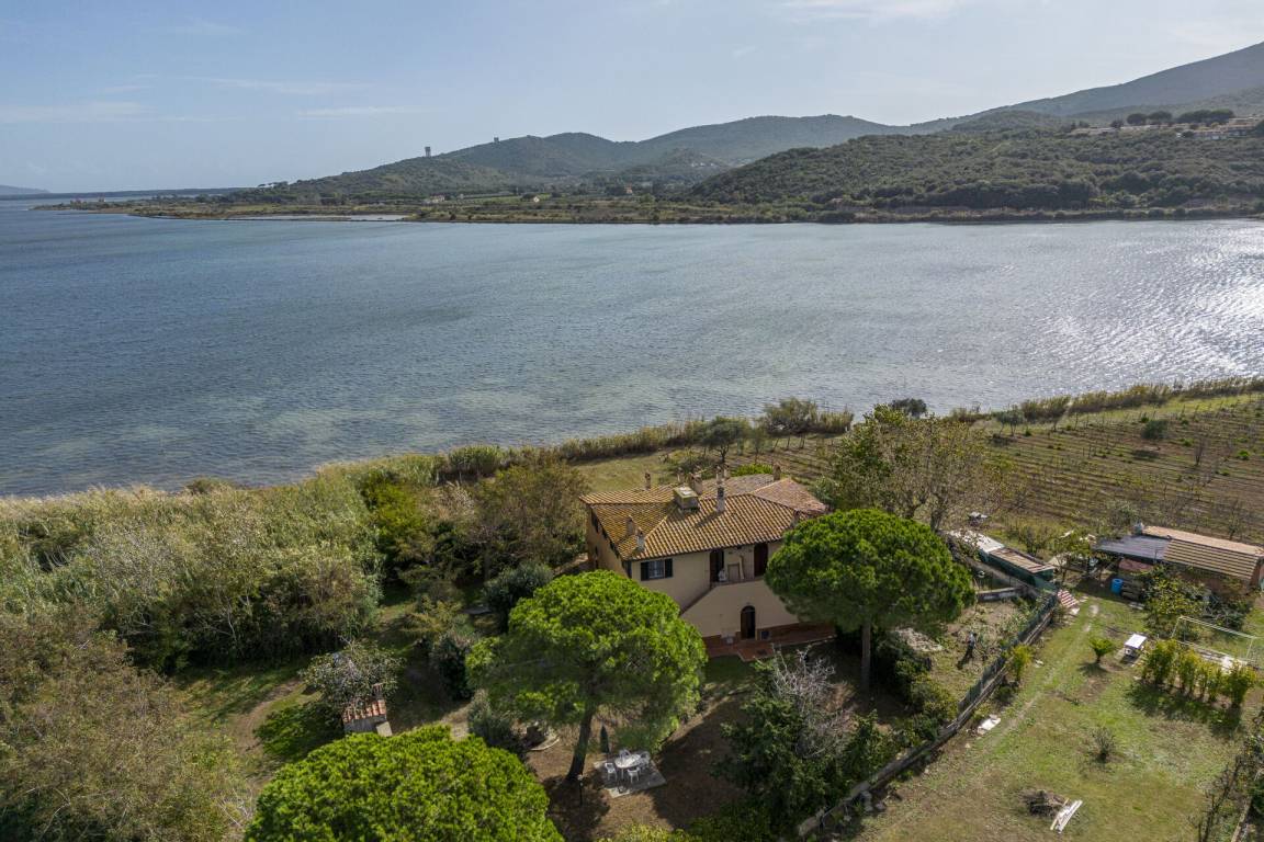 100 M² Apartment ∙ 4 Bedrooms ∙ 7 Guests - Orbetello