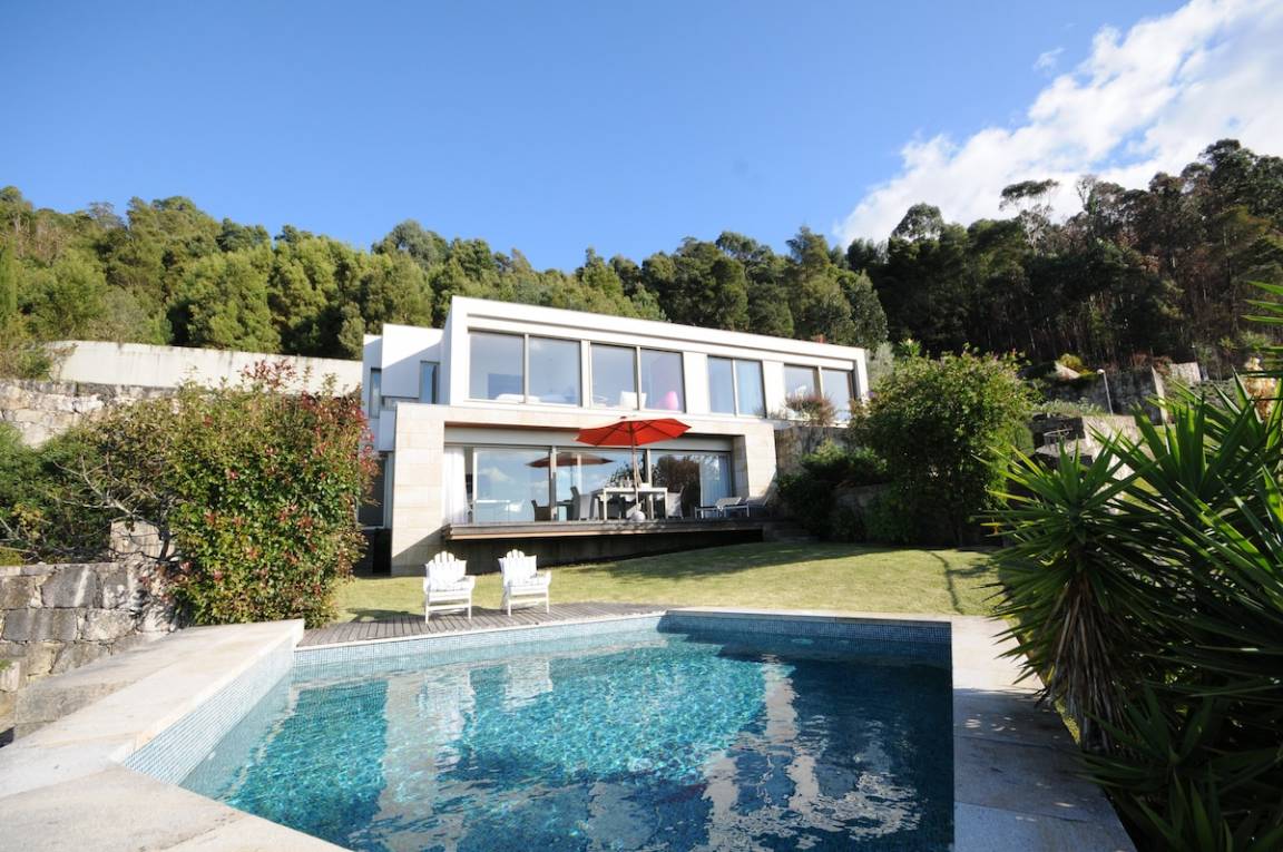 290 M² Villa ∙ 3 Bedrooms ∙ 6 Guests - Moledo