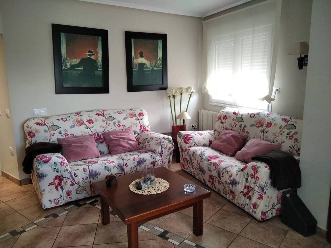 90 M² Apartamento ∙ 3 Quartos ∙ 6 Hóspedes - Bronchales