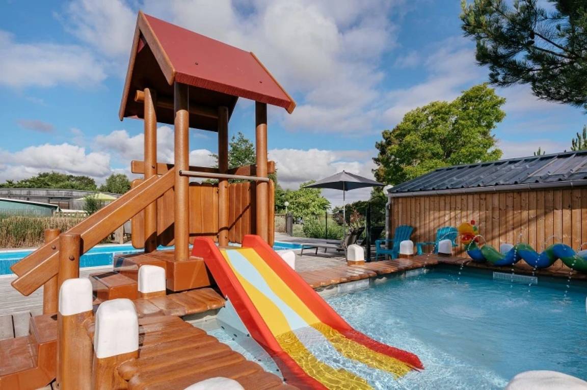 32 M² Tente ∙ 2 Chambres ∙ 5 Personnes - Ploërmel