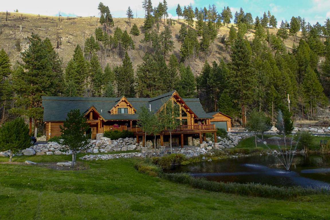 631 M² House ∙ 6 Bedrooms ∙ 18 Guests - Montana
