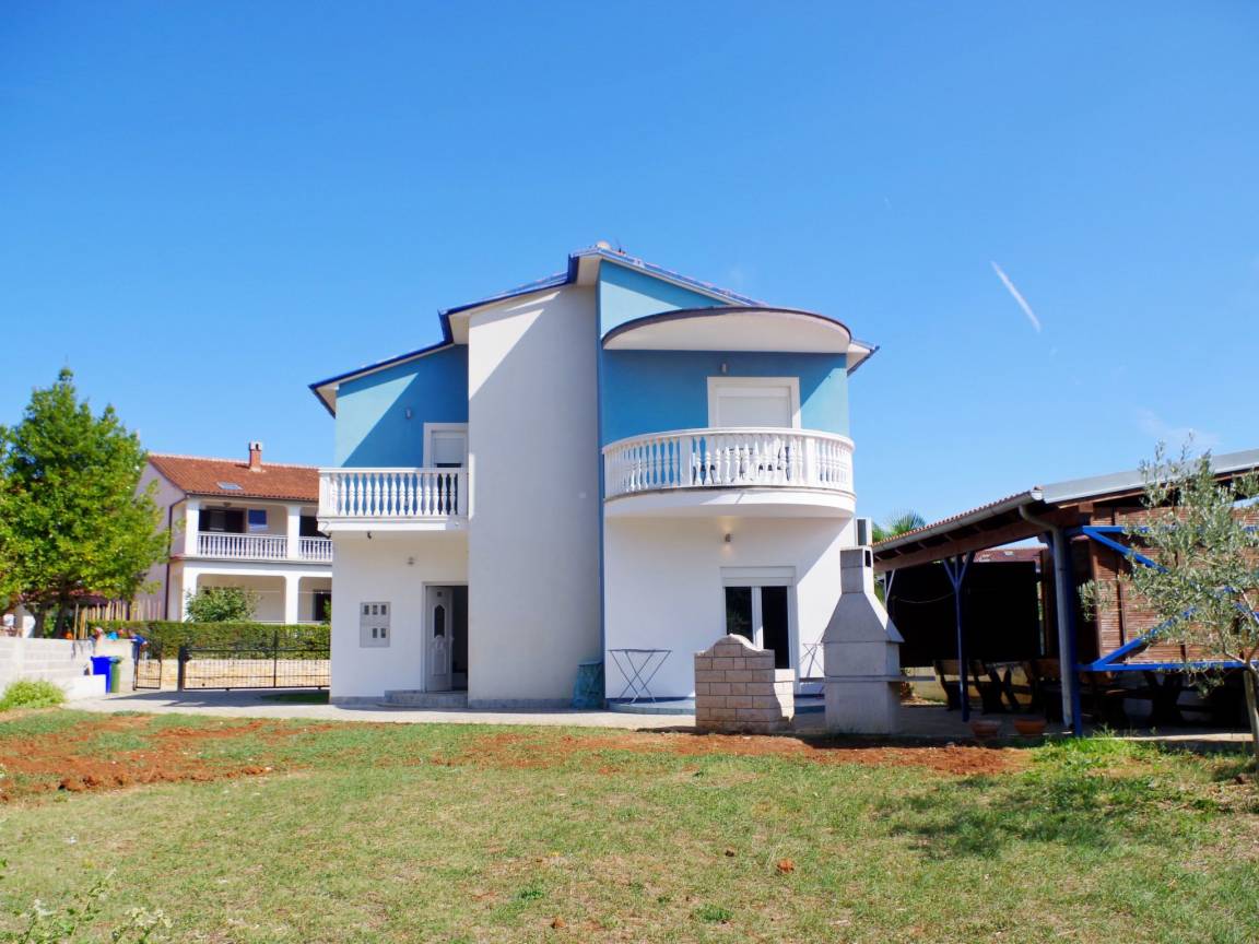 180 M² Ferienhaus ∙ 5 Schlafzimmer ∙ 10 Gäste - Premantura