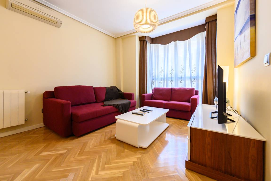 129 M² Apartamento ∙ 2 Quartos ∙ 4 Hóspedes - Alcobendas