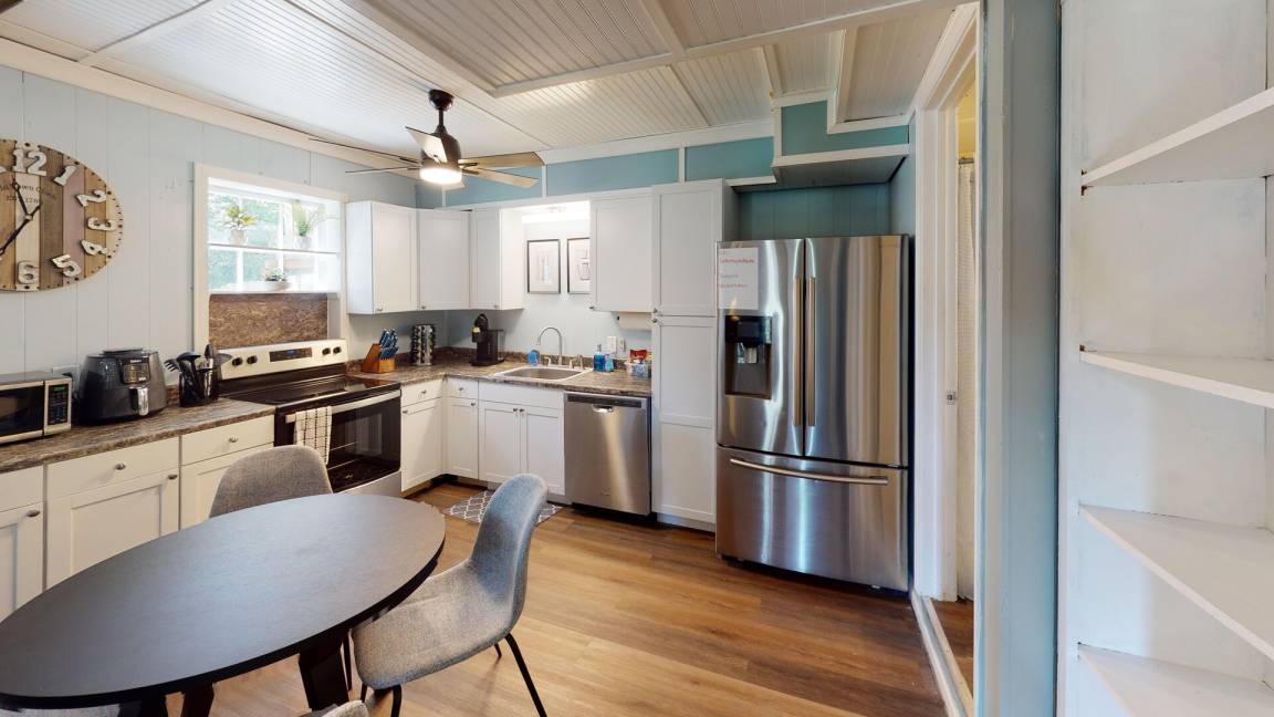 358 M² House ∙ 5 Bedrooms ∙ 10 Guests - Canton, GA
