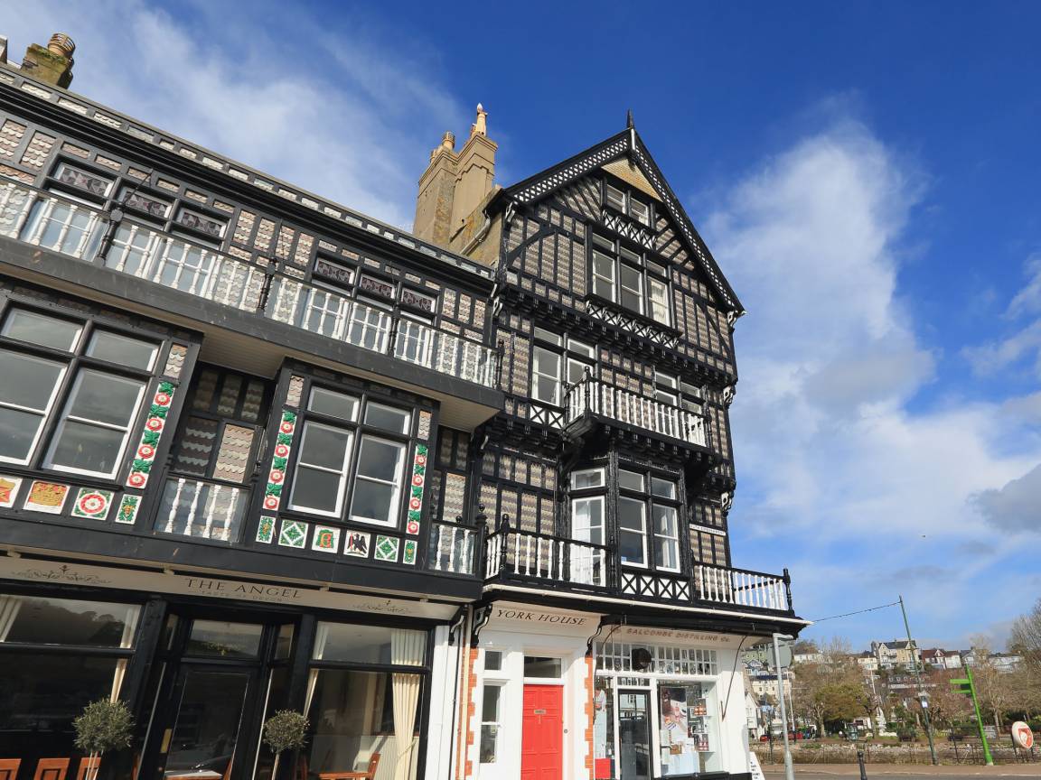 Cottage ∙ 3 Bedrooms ∙ 6 Guests - Dartmouth
