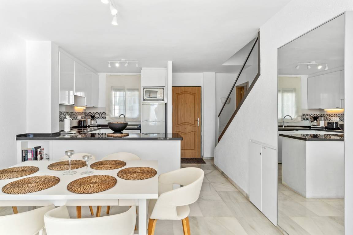 90 M² Apartment ∙ 2 Bedrooms ∙ 6 Guests - Benalmádena