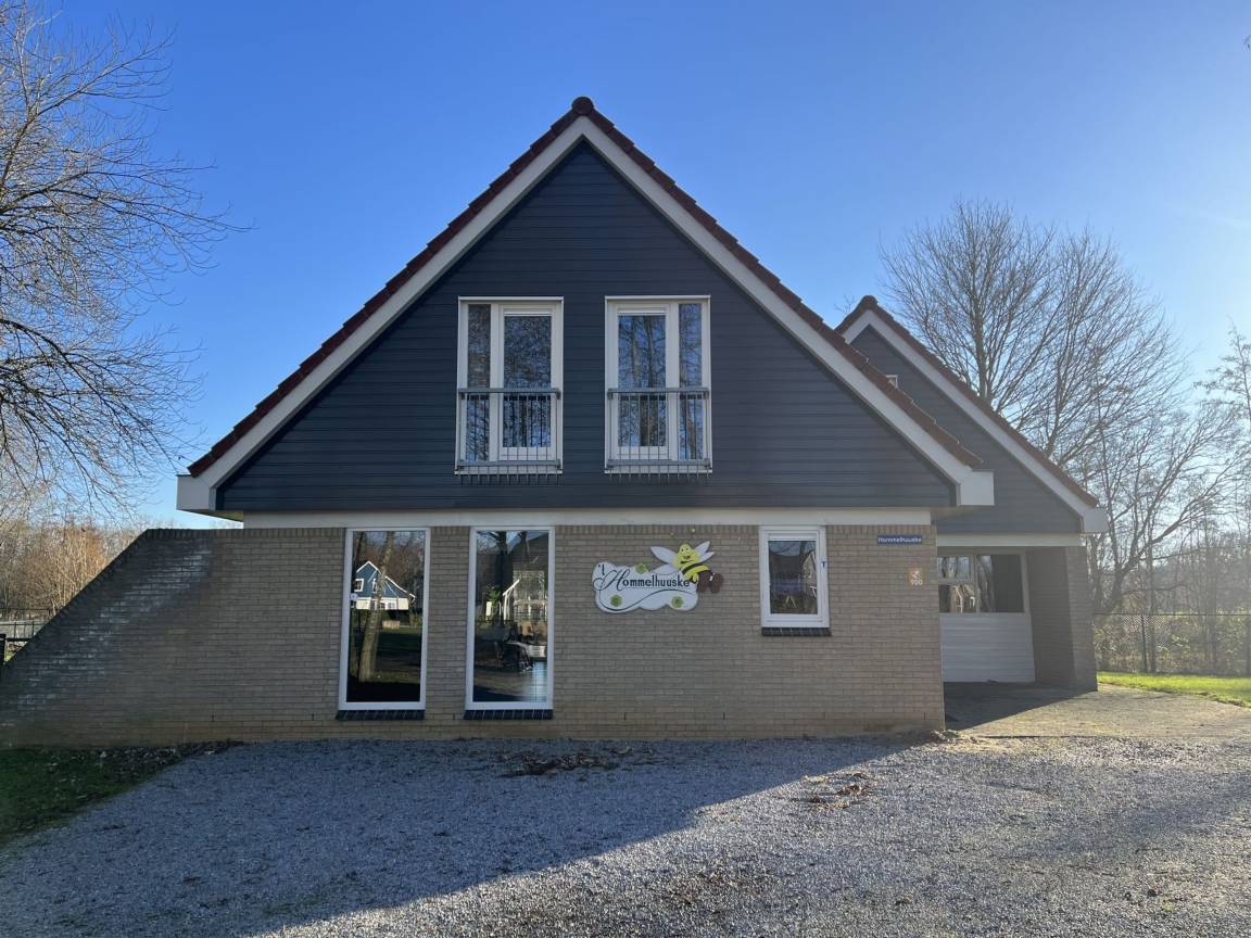 200 M² Huis ∙ 1 Slaapkamer ∙ 16 Gasten - Sittard