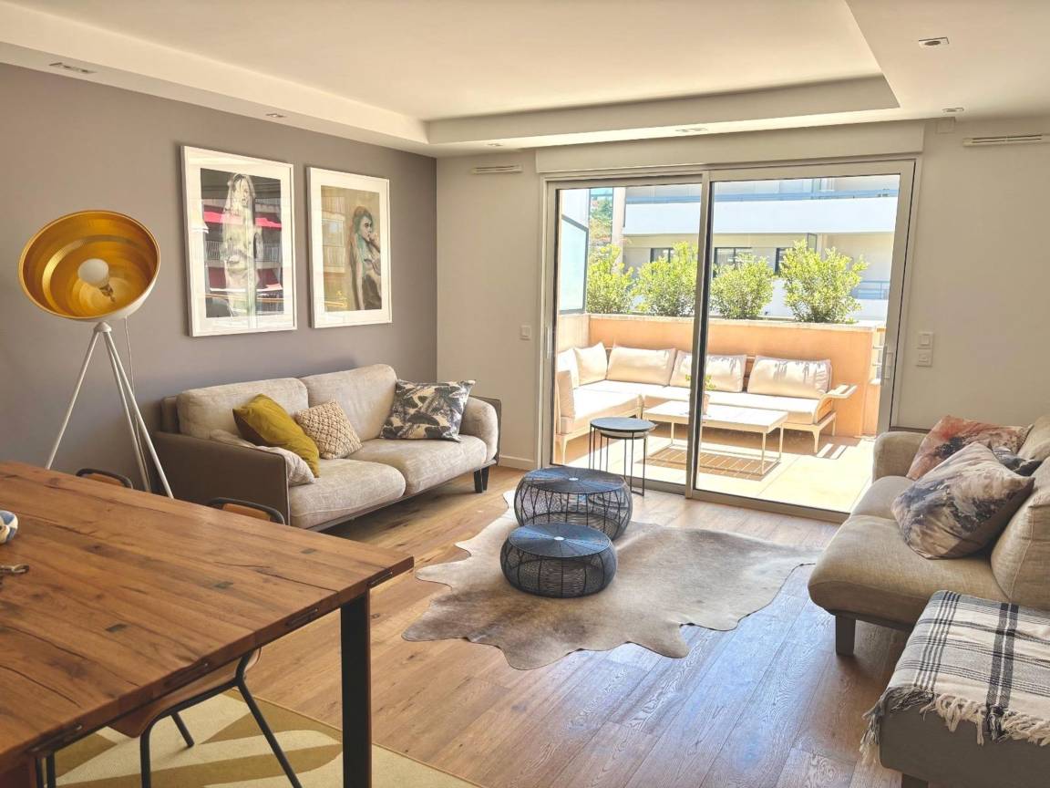 105 M² Apartment ∙ 4 Bedrooms ∙ 8 Guests - Cannes