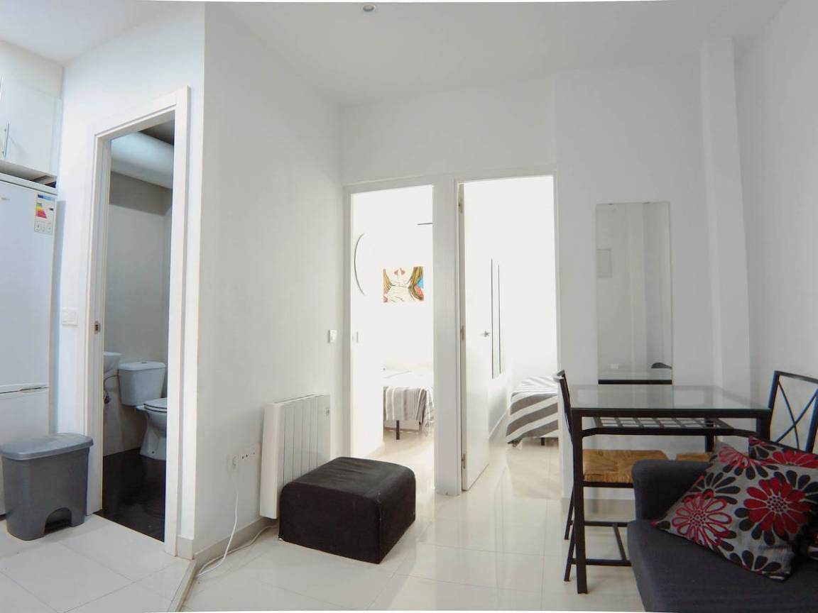 50 M² Apartamento ∙ 2 Habitaciones ∙ 4 Huéspedes - Móstoles