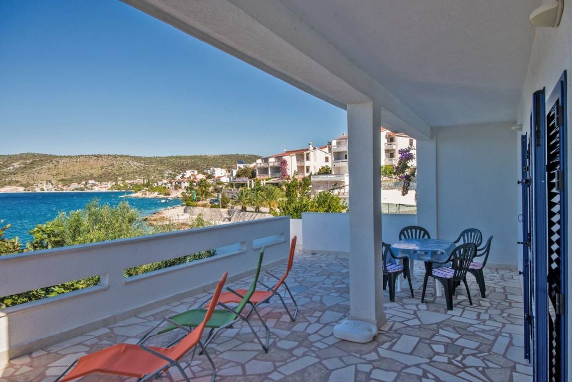 80 M² Apartment ∙ 2 Bedrooms ∙ 4 Guests - Primošten
