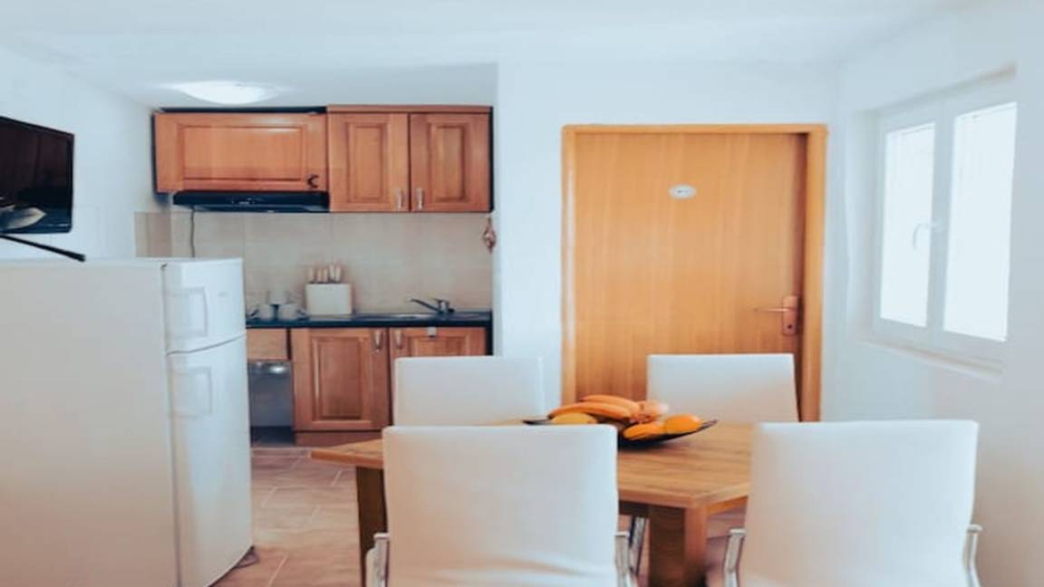 50 M² Ferienwohnung ∙ 2 Schlafzimmer ∙ 4 Gäste - Jelsa