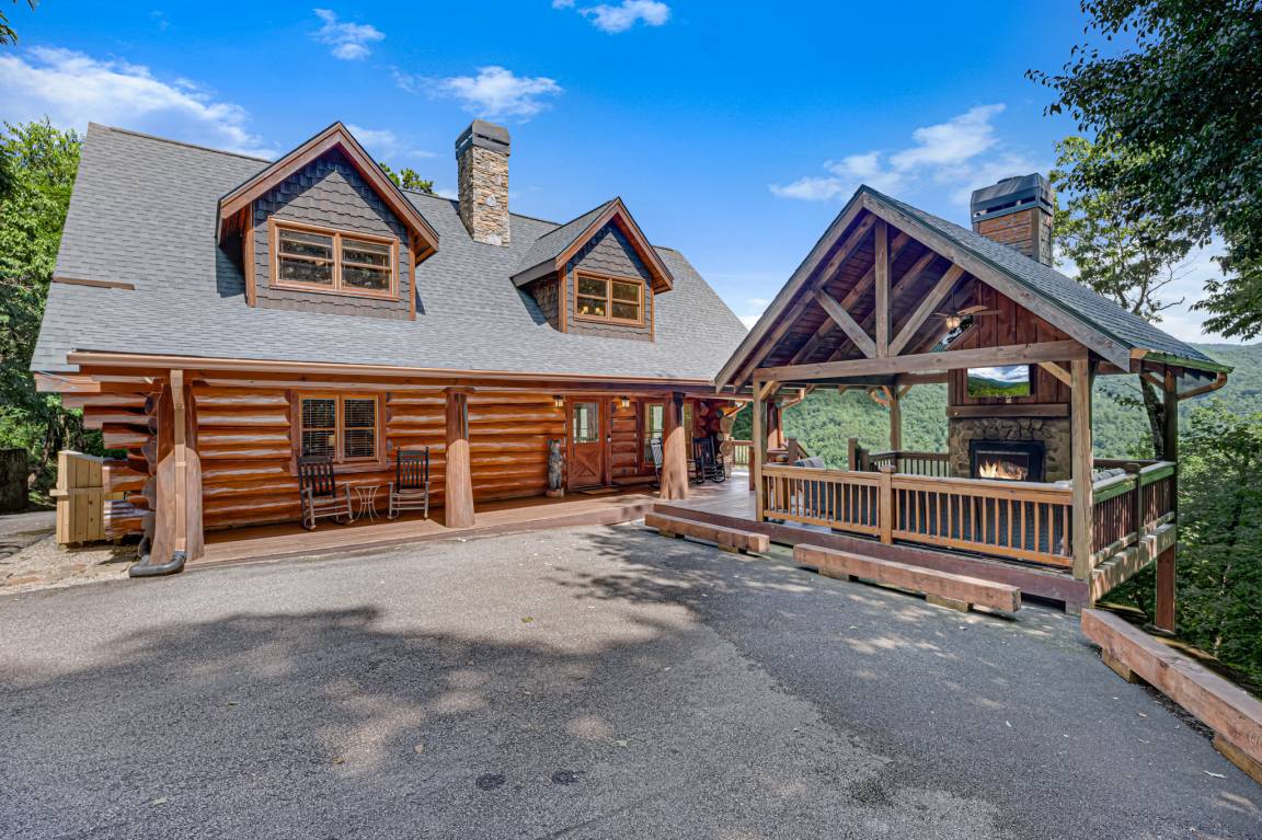279 M² Cabin ∙ 5 Bedrooms ∙ 11 Guests - Blue Ridge, GA