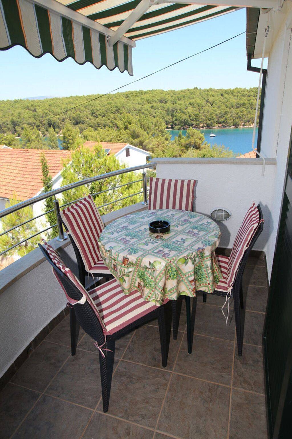41 M² Ferienwohnung ∙ 2 Schlafzimmer ∙ 4 Gäste - Jelsa