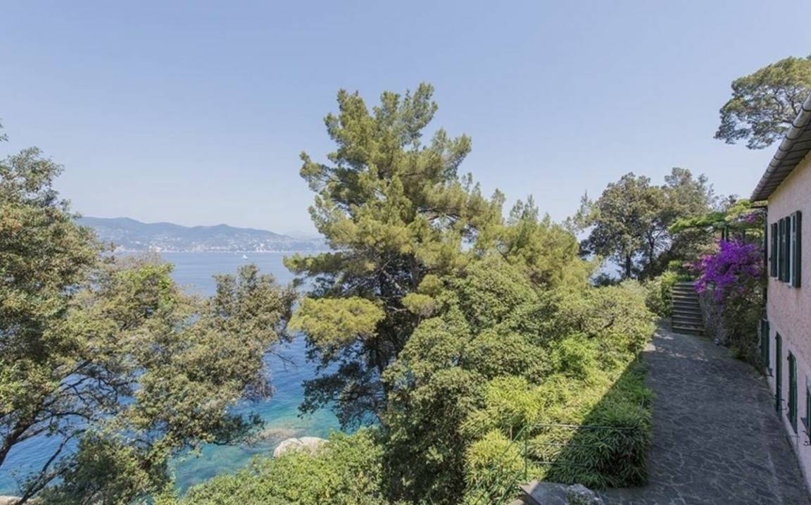 300 M² Villa ∙ 5 Bedrooms ∙ 10 Guests - Camogli