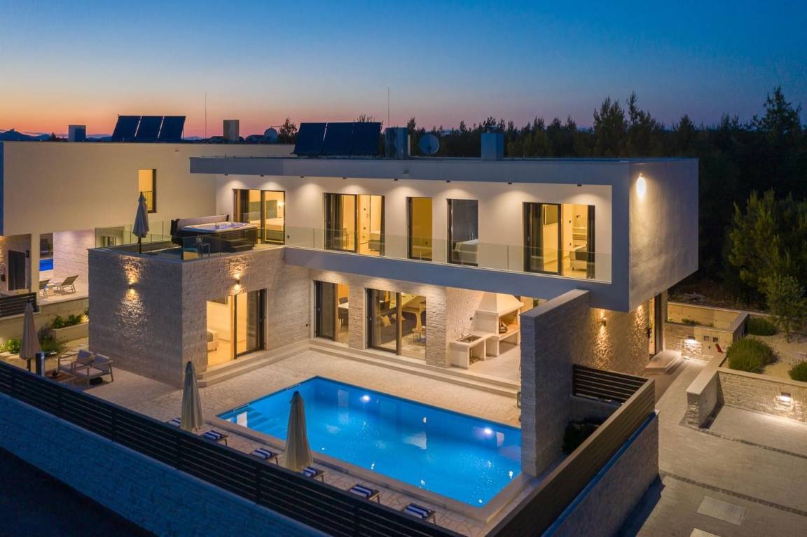 250 M² Villa ∙ 4 Schlafzimmer ∙ 10 Gäste - Vodice