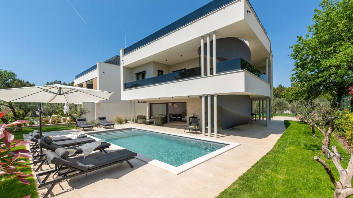 202 M² Villa ∙ 3 Bedrooms ∙ 6 Guests - Novigrad