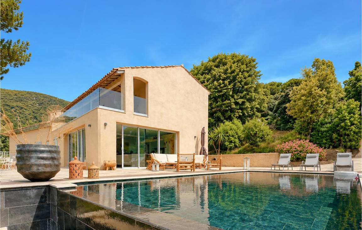 250 M² Talo ∙ 5 Makuuhuonetta ∙ 12 Vierasta - Cavalaire-sur-Mer